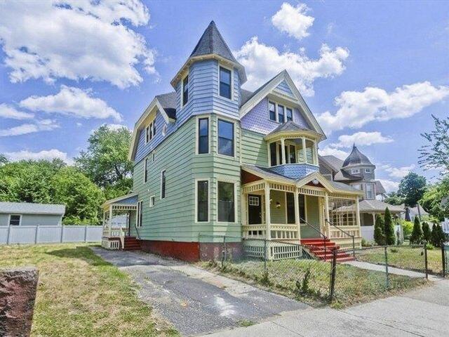 house with 9 bedroom, Springfield MA ES104606857