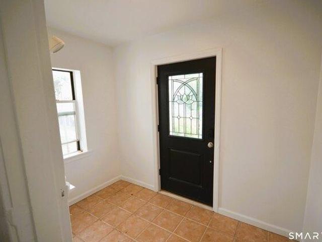 house with 9 bedroom, Stamford CT ES105159267