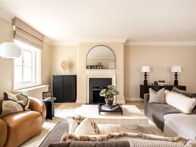 house Woods Mews, W1K Mayfair