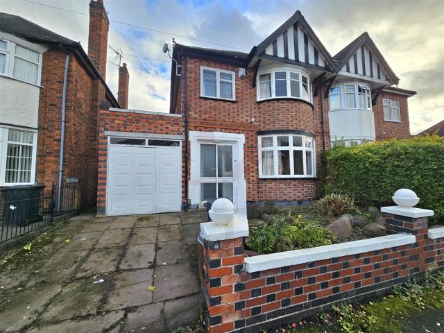 house Ainsdale Road Leicester, LE3