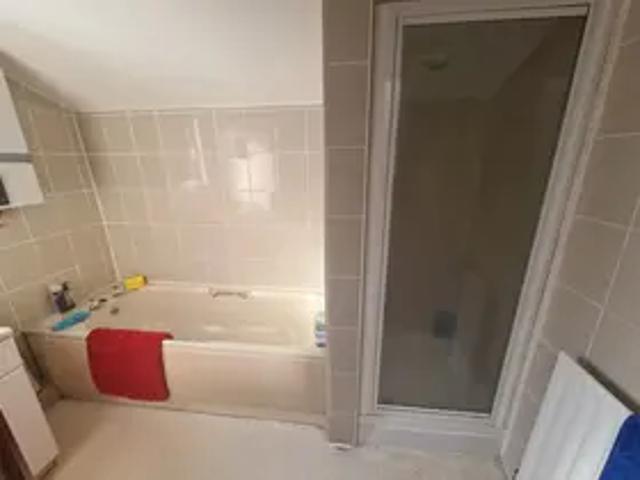 house at 49 Estcourt Avenue, Headingley, Leeds LS6 3ET, United Kingdom