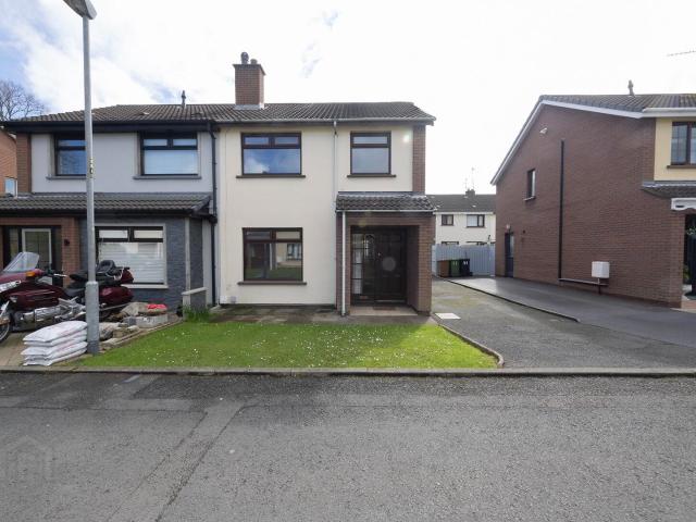 house at 13 Garland Cresc Ent LURGAN, BT66 6EW
