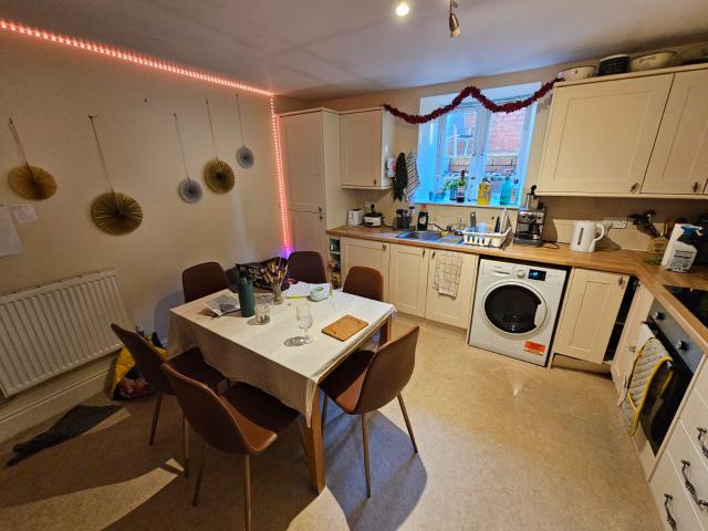 house at 13 Newport Mount, Headingley, Leeds LS6 3DB, United Kingdom
