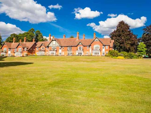 house at 18 Thames Bank, Goring on Thames, RG8 9AH