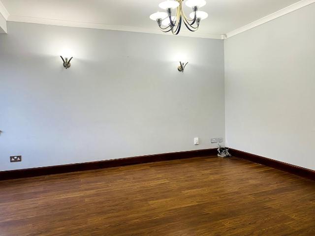 house at 27 Gilmourton Crescent G77 5AE