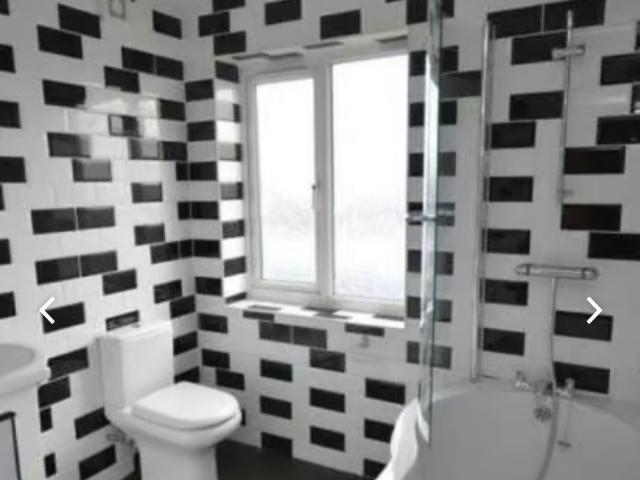 house at 390 Burley Road, Kirkstall, Leeds LS4 2SN, United Kingdom