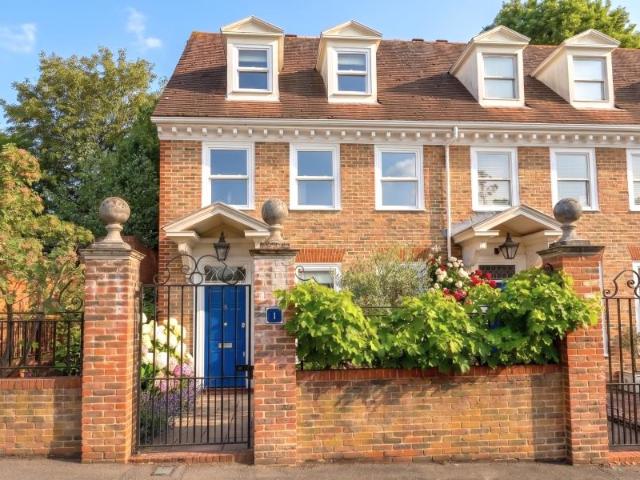 House at Tamerton Square, Woking