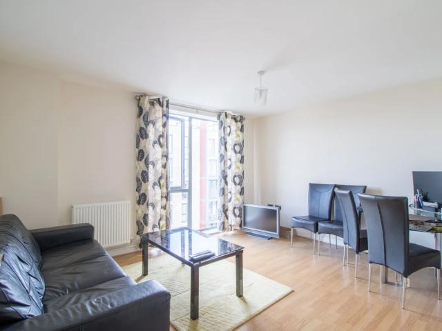 Apartment at Tanner Close, Greater London
