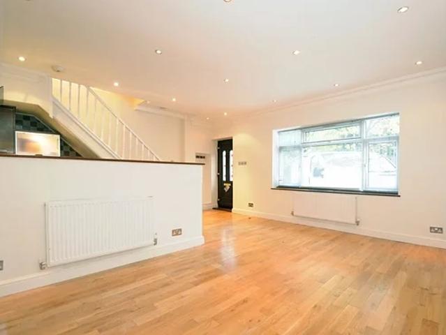 House at The Avenue, Greater London