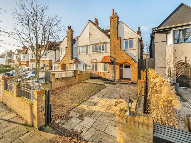 House at The Avenue, Greater London