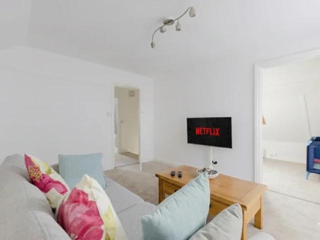 Apartment at The Glen, Worthing