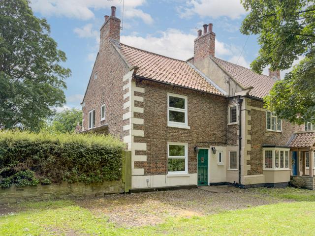 House at The Green, Brompton