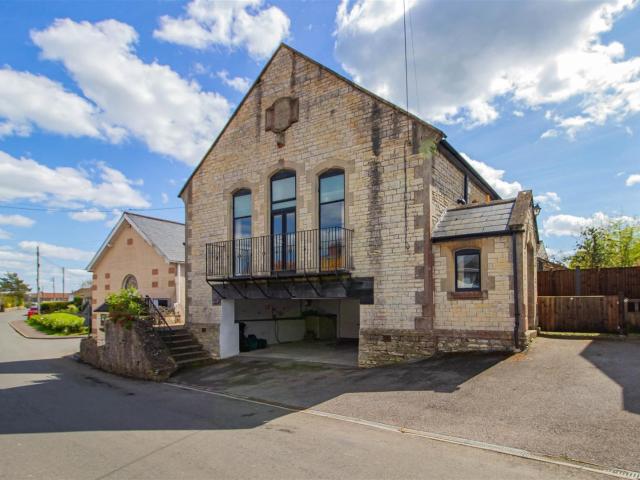 House at The Mead, Farmborough