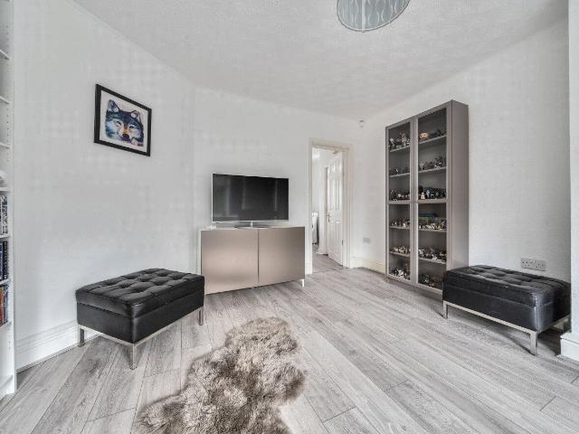 House at Thirlmere Avenue, Reading