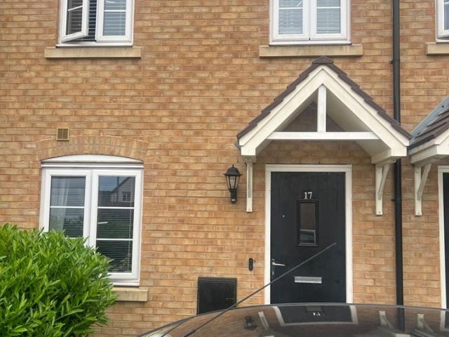 House at Thistly Meadow, Madeley