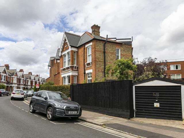 House at Tintagel Crescent, Greater London