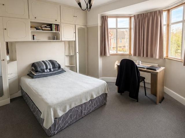 House at Tilehurst Road, Greater London