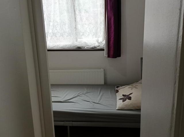 Room at Tokyngton Avenue, Greater London