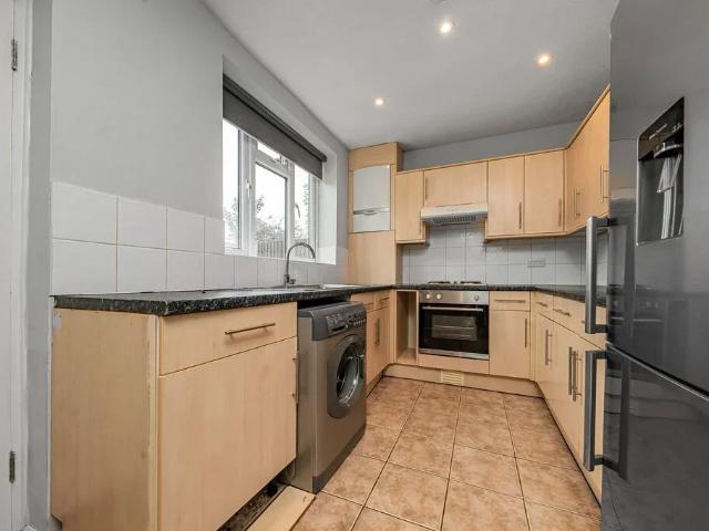 House at Trelawney Avenue, Slough