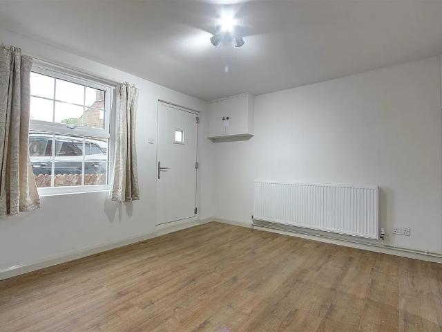 House at Tring Road, Dacorum