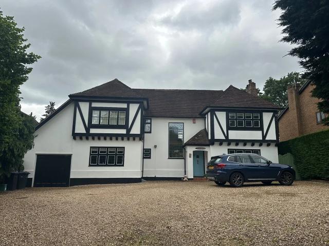 Room at Trumps Green Road, Borough of Runnymede
