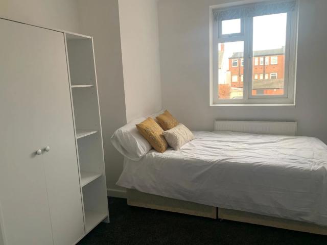 Room at Vancouver Street, Darlington