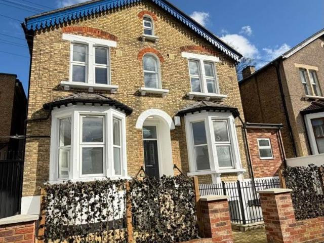 House at Valley Road, Greater London