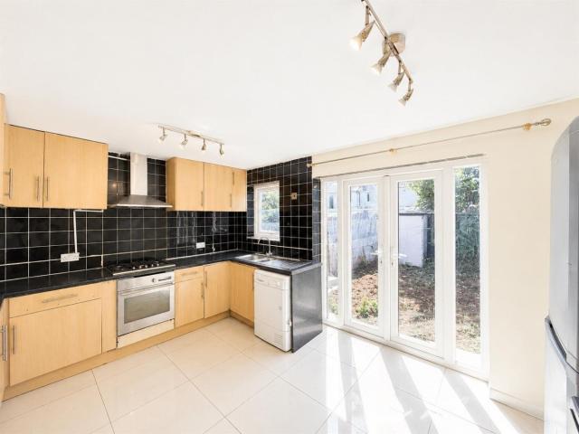 House at Victoria Avenue, Greater London