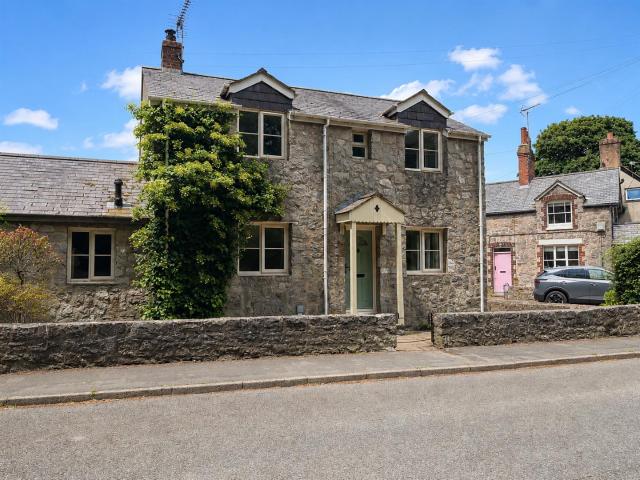 House at Village Road, Nannerch