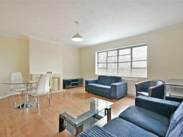 Apartment at Walm Lane, Greater London