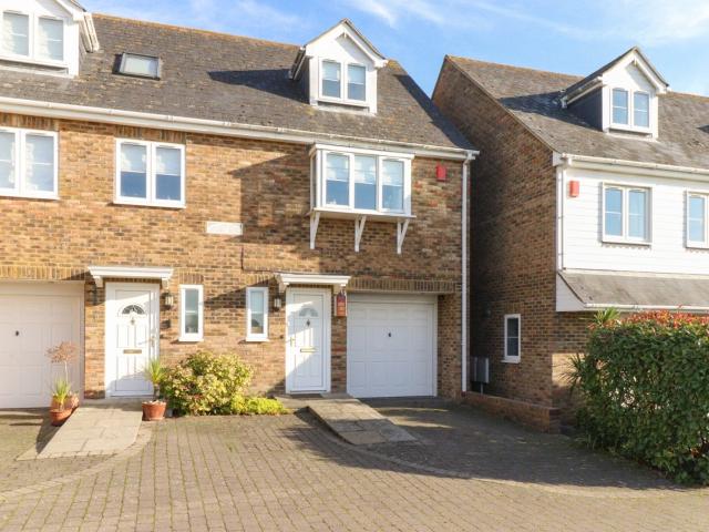 House at Walnut Mews, Thanet