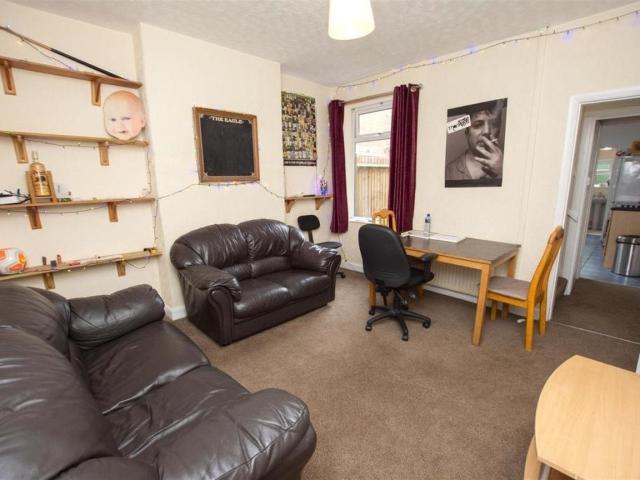Room at Warwards Lane, Birmingham