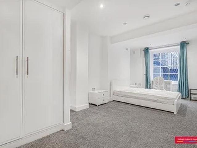 House at Warren Street, Greater London