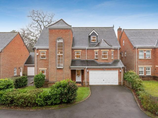 House at Wentworth Drive, Egham