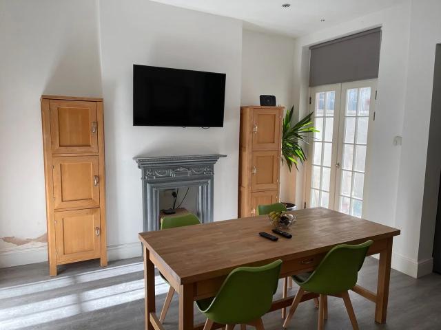 Room at Wentworth Road, Leicester