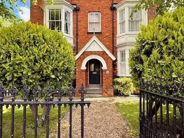 House at Wellingborough Road, Broughton