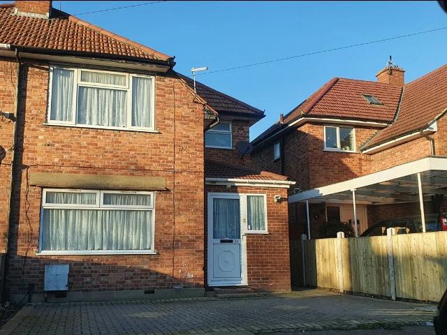 Apartment at Wellington Avenue, Greater London