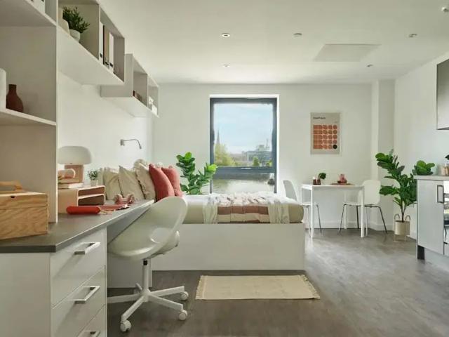 Room at Charles Street, Plymouth