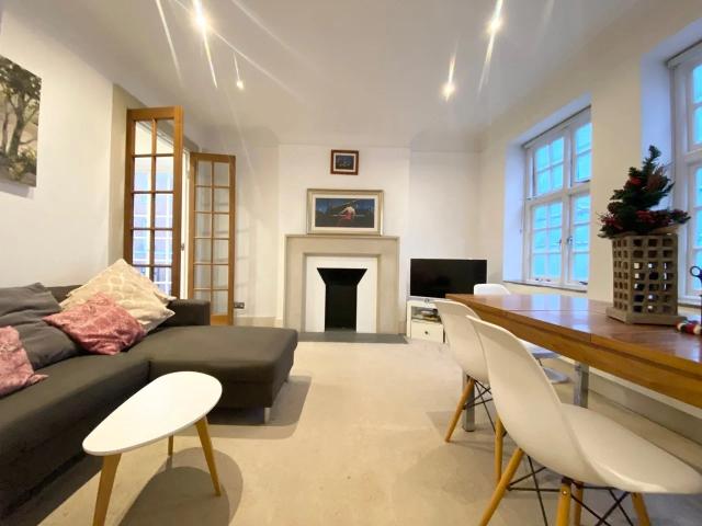 Apartment at Wheatley Street, City of Westminster