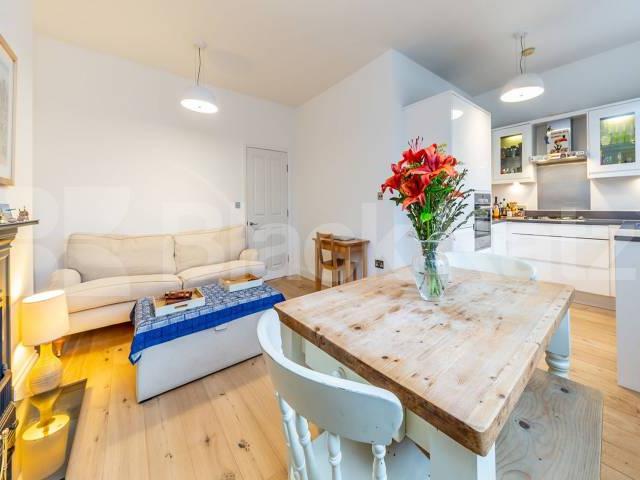 House at White Lion Street, Greater London