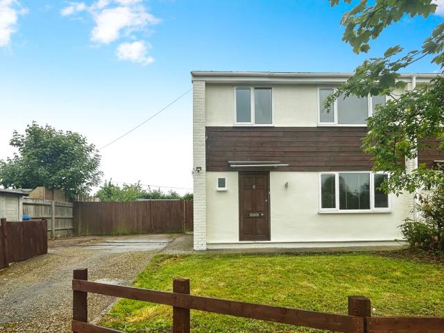 House at Whites Lane, Datchet