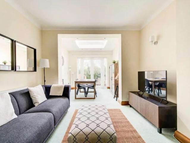 House at Whitton Avenue East, Greater London