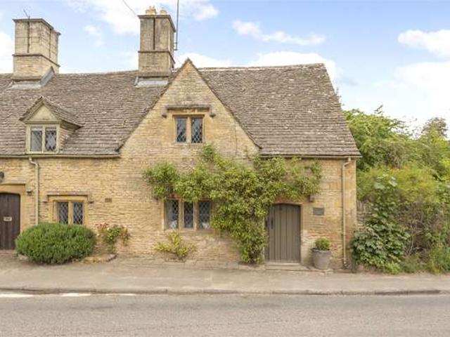 House at Whittlestone Close, Cotswold District