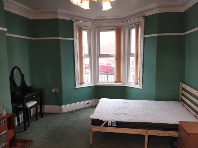 House at Wingrove Avenue, Newcastle upon Tyne