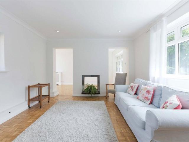 House at Wilton Crescent, Greater London