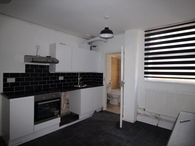 House at Wilford Crescent East, Nottingham