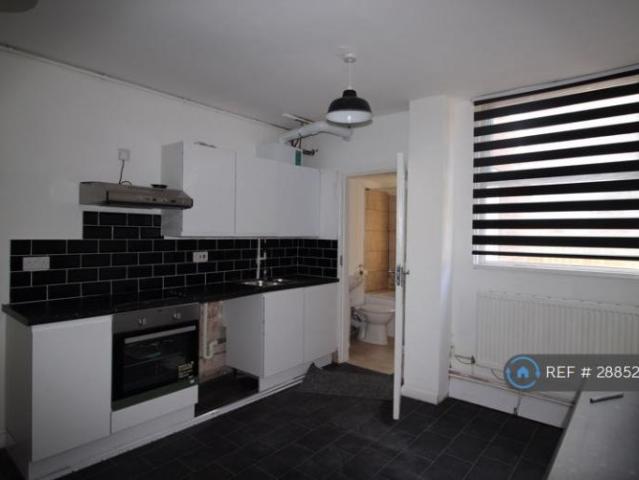 House at Wilford Crescent East, Nottingham