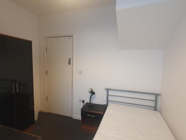 Room at Woodgrove Road, Sheffield