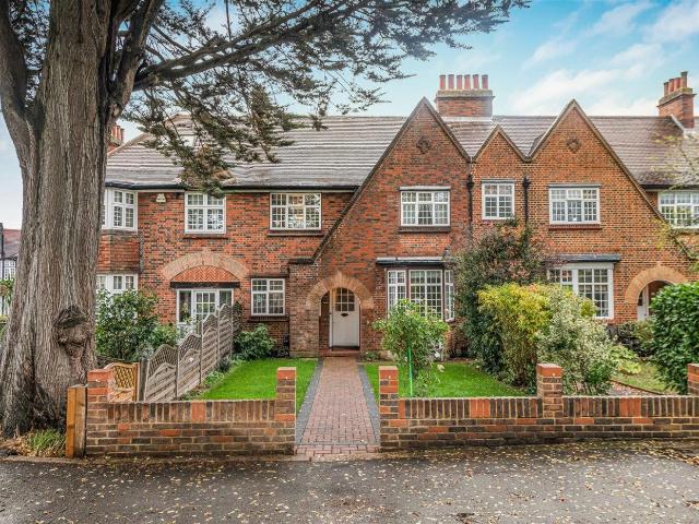 House at Woodend, Greater London