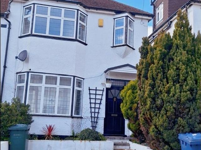 House at Woodfall Avenue, Greater London